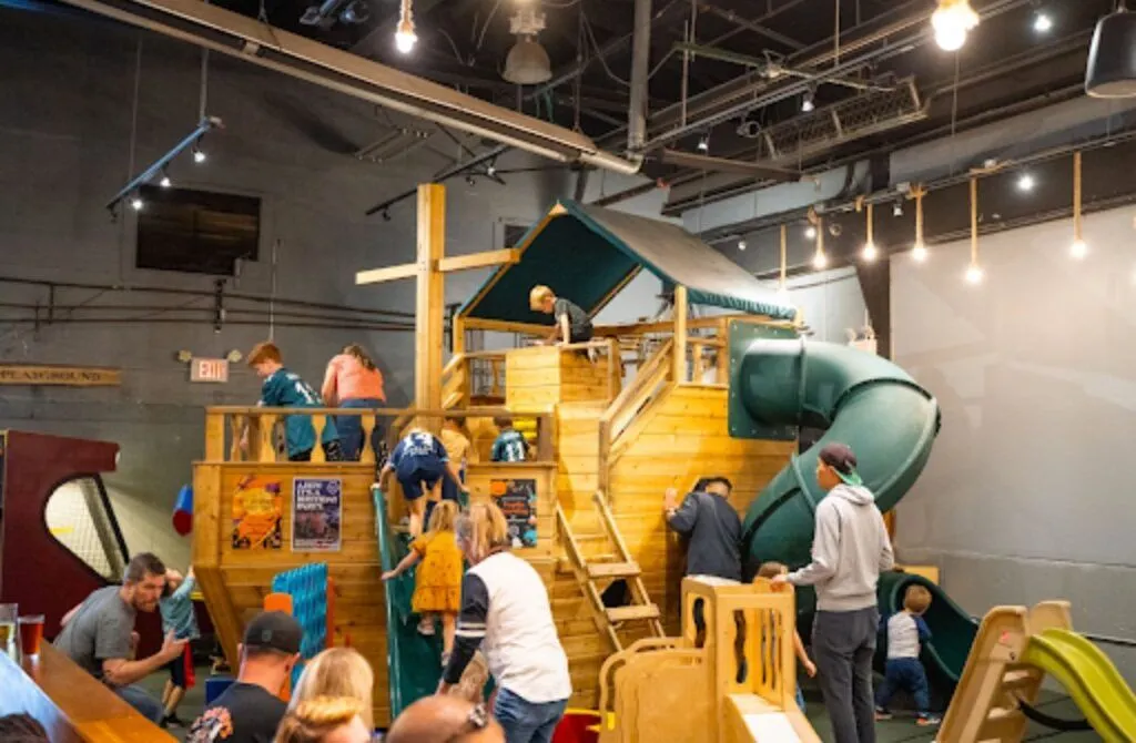 10+ Kid-Friendly Philly Restaurants That Families Will Love ...